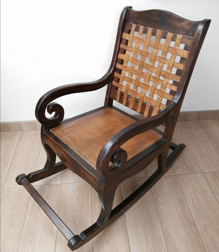 Mecedora estilo español - Artesanías Ecuatorianas