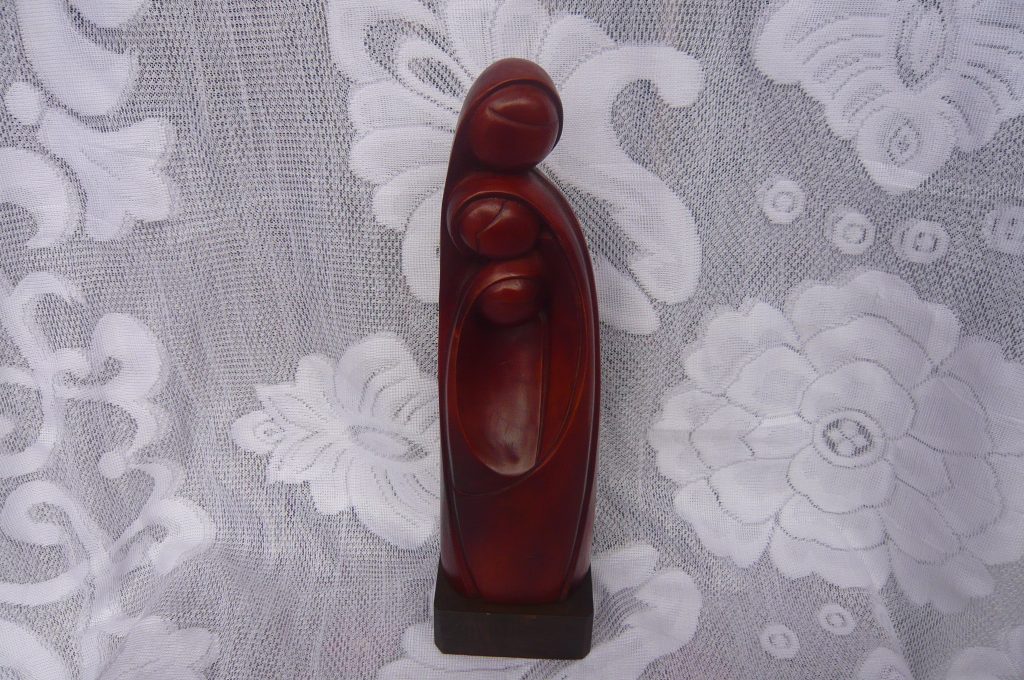 Arte moderno tallado en madera - Artesanías Ecuatorianas