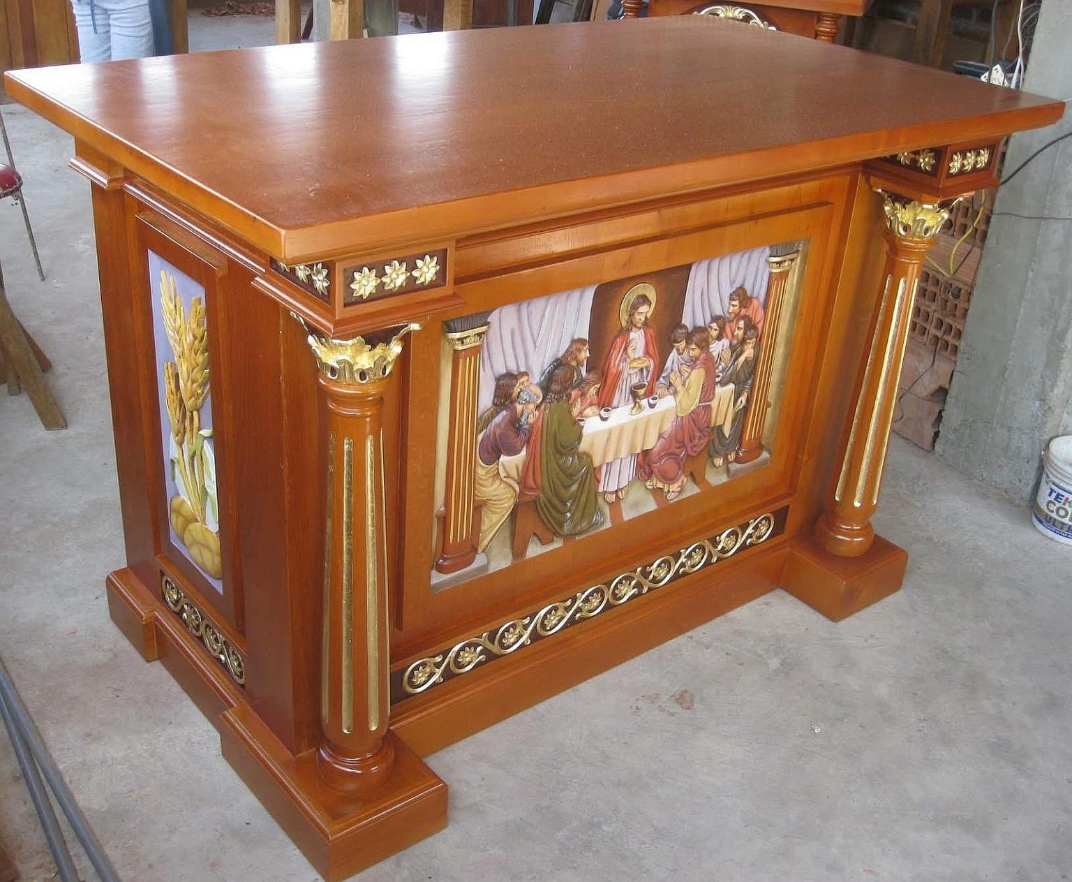 Mesa de altar para iglesia tallada en madera de cedro - Artesanías ...
